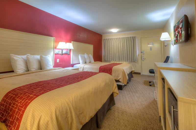 Budget, Pet Friendly Hotel in Memphis, TN 38134 | Red Roof Inn