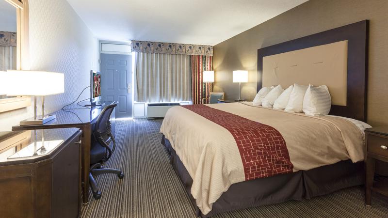 Budget, Pet Friendly Hotel in DeKalb, IL 60115 | Red Roof Inn