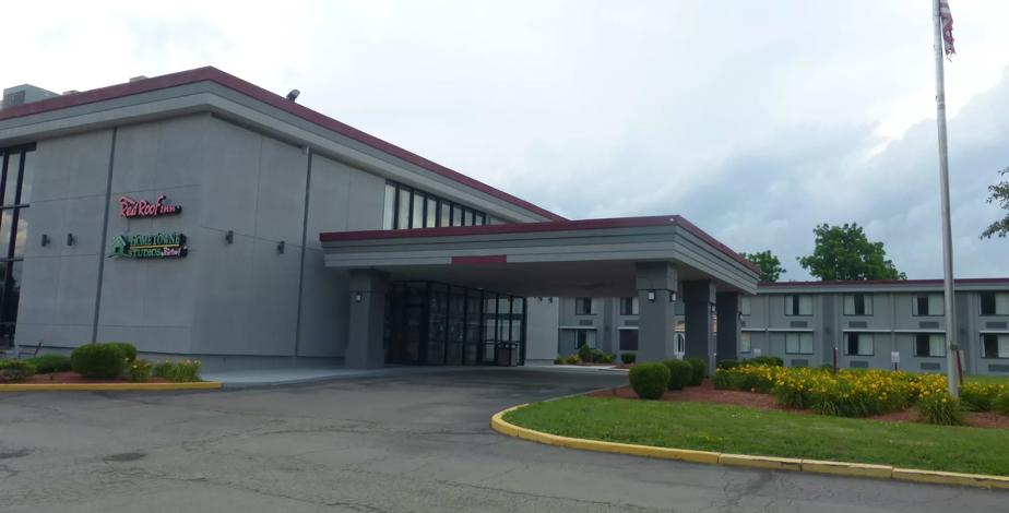 Red Roof Inn Painted Post Exterior Image