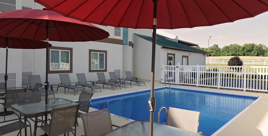 Budget, Pet Friendly Hotel in Georgetown, IN 47122 | Red Roof Inn