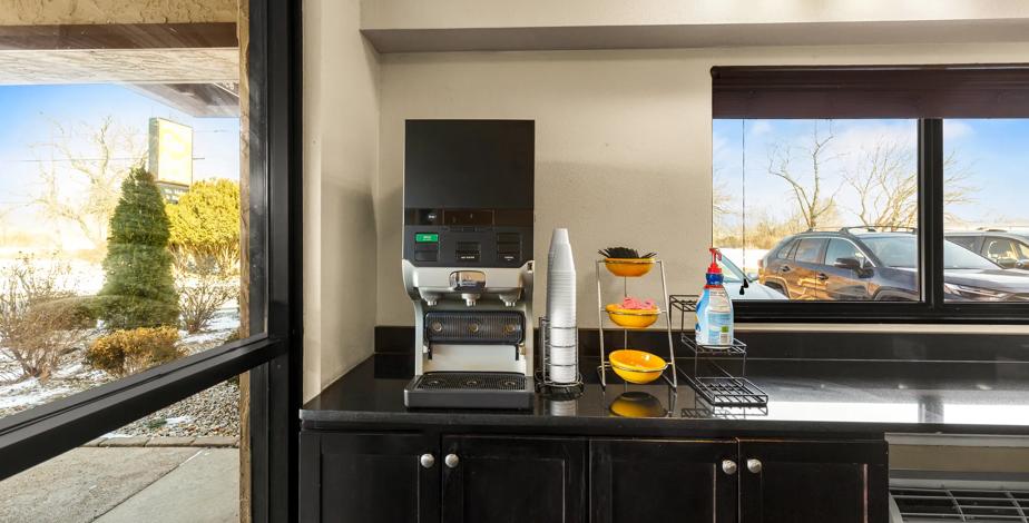 Cheap Hotel in Springfield, IL 62703 | Red Roof