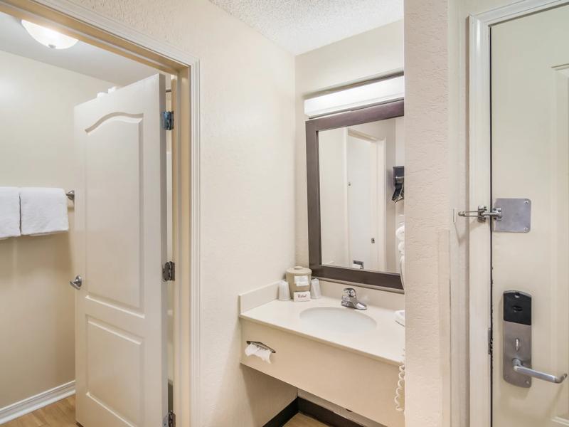 Find & Book Cheap Hotels | Red Roof Inn