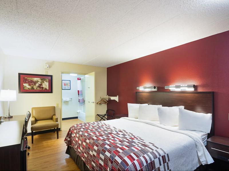 Cheap Hotel in Madison, WI 53704 | Red Roof