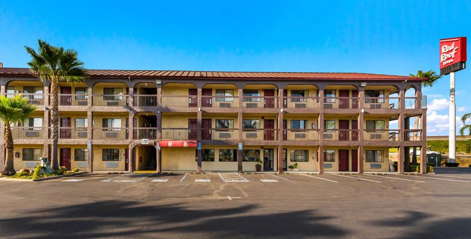 Budget, Pet Friendly Hotel in Stockton, CA 95203 | Red Roof Inn