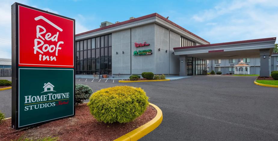 Red Roof Inn Painted Post Exterior Image